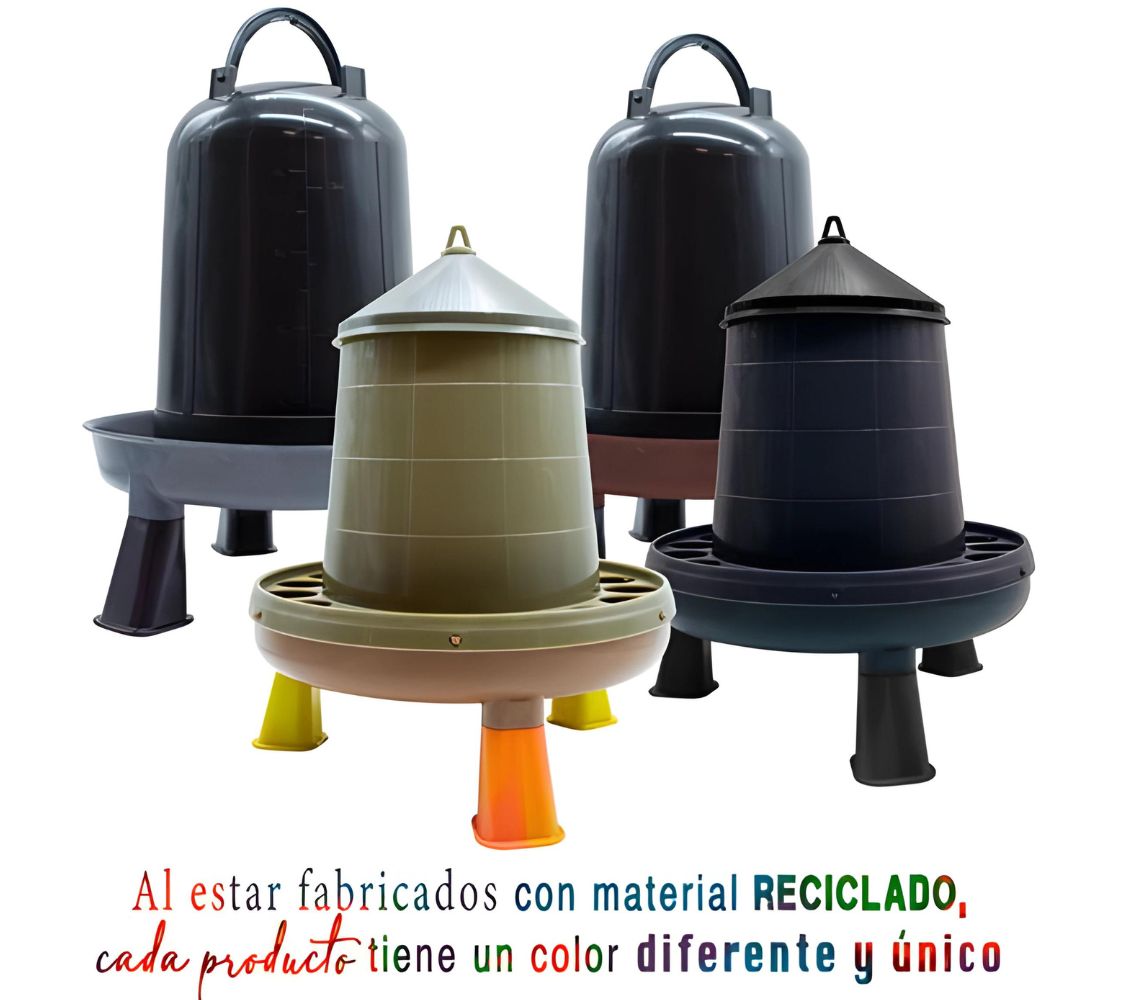 Pack Comedero + Bebedero con Patas para aves 100% reciclado | Finca Casarejo